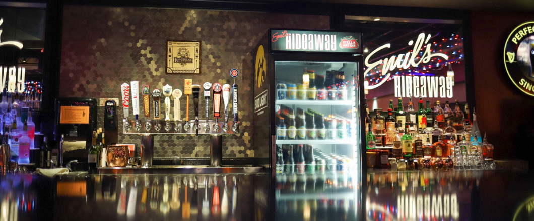 Emil's Hideaway | Cedar Rapids, IA | American Restaurant & Catering Service